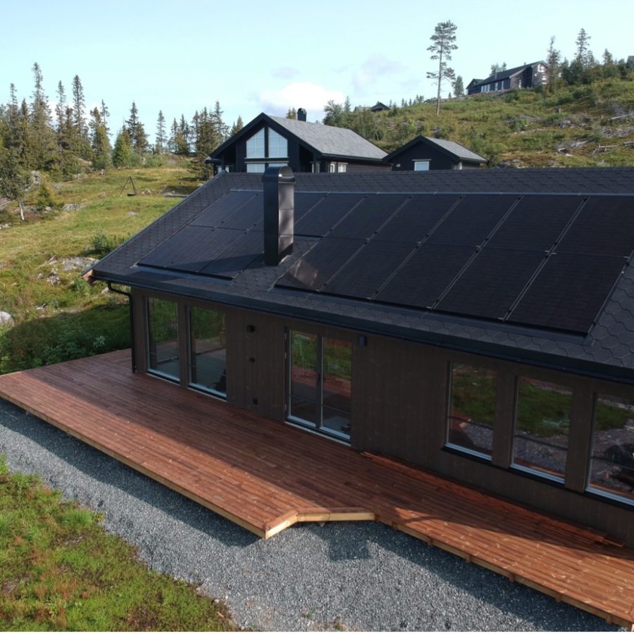 Hytte med solcellepanel ble solgt før visning - Norgeseliten